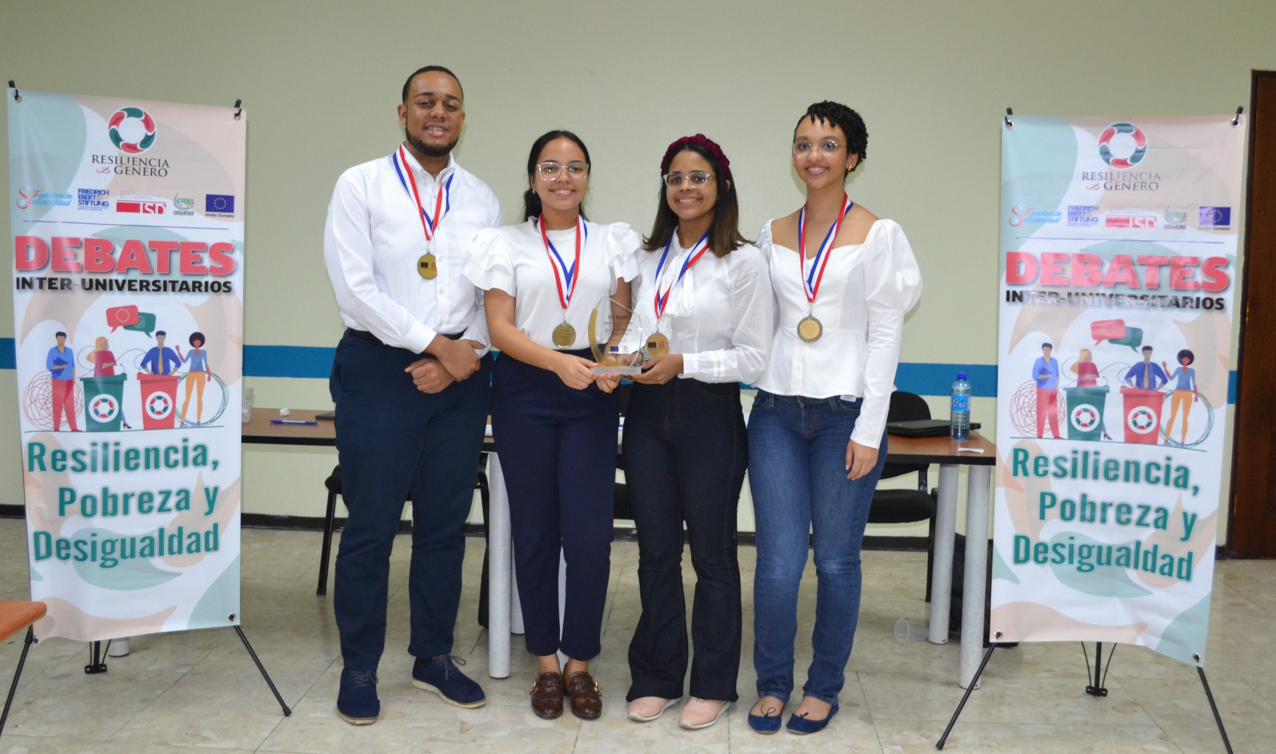Pucmm gana competencia interuniversitaria de debates – El Nuevo Diario ...