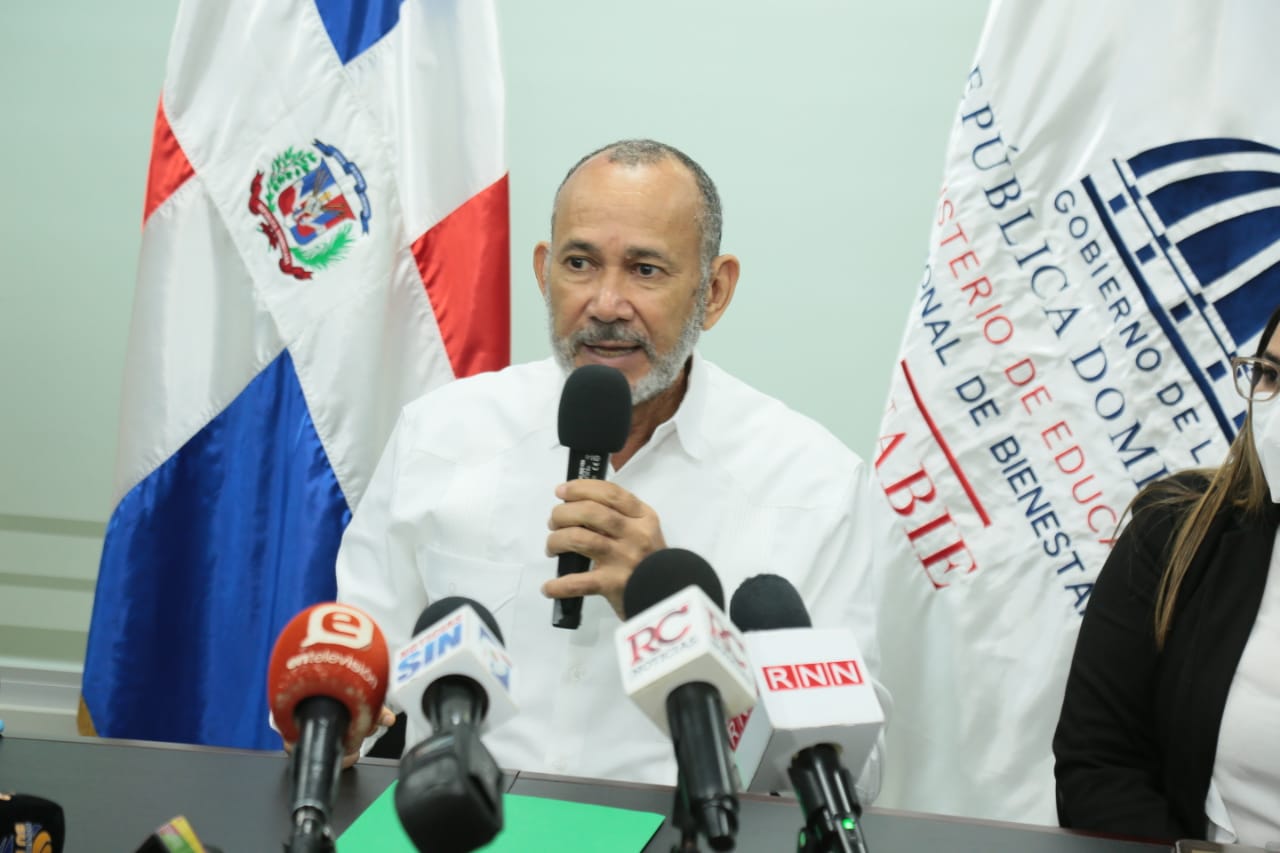 Director de Inabie dice alimento escolar llegó al 94 % de centros en ...