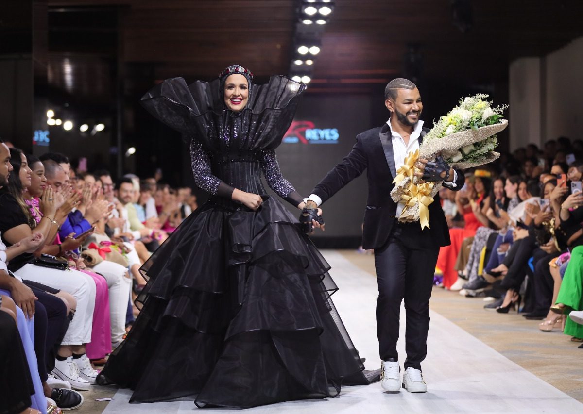 Joel Reyes y su colección «Covers» en Fashion Week; pedrerías bordadas ...