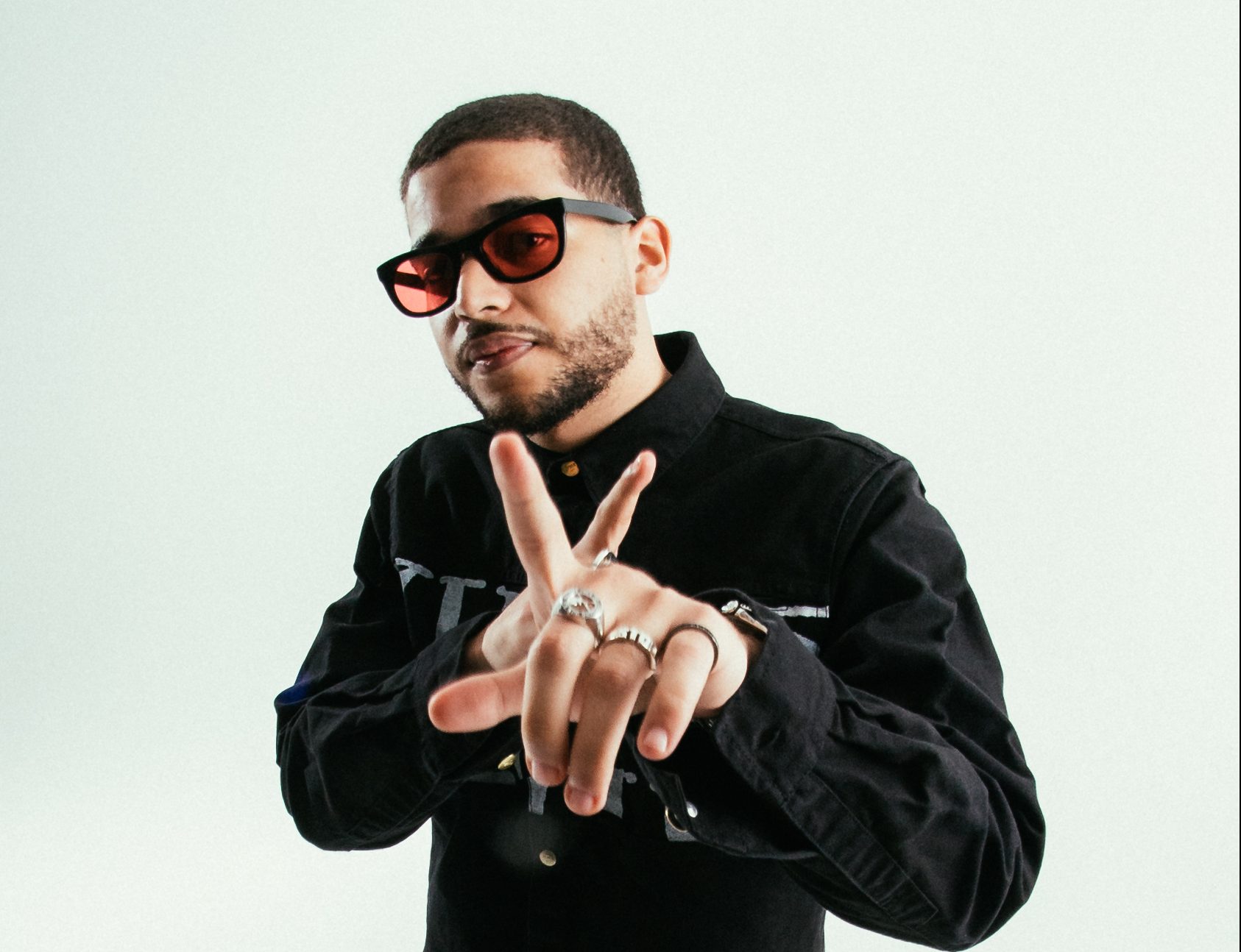 Loui Santana le pone sonido al verano con “Tuyo Nama” – El Nuevo Diario ...