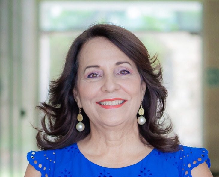 Presentarán poemario Descolgados de las estrellas, de María Elena de ...