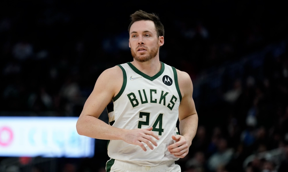 Pat Connaughton renunció a un posible mejor contrato por seguir en ...