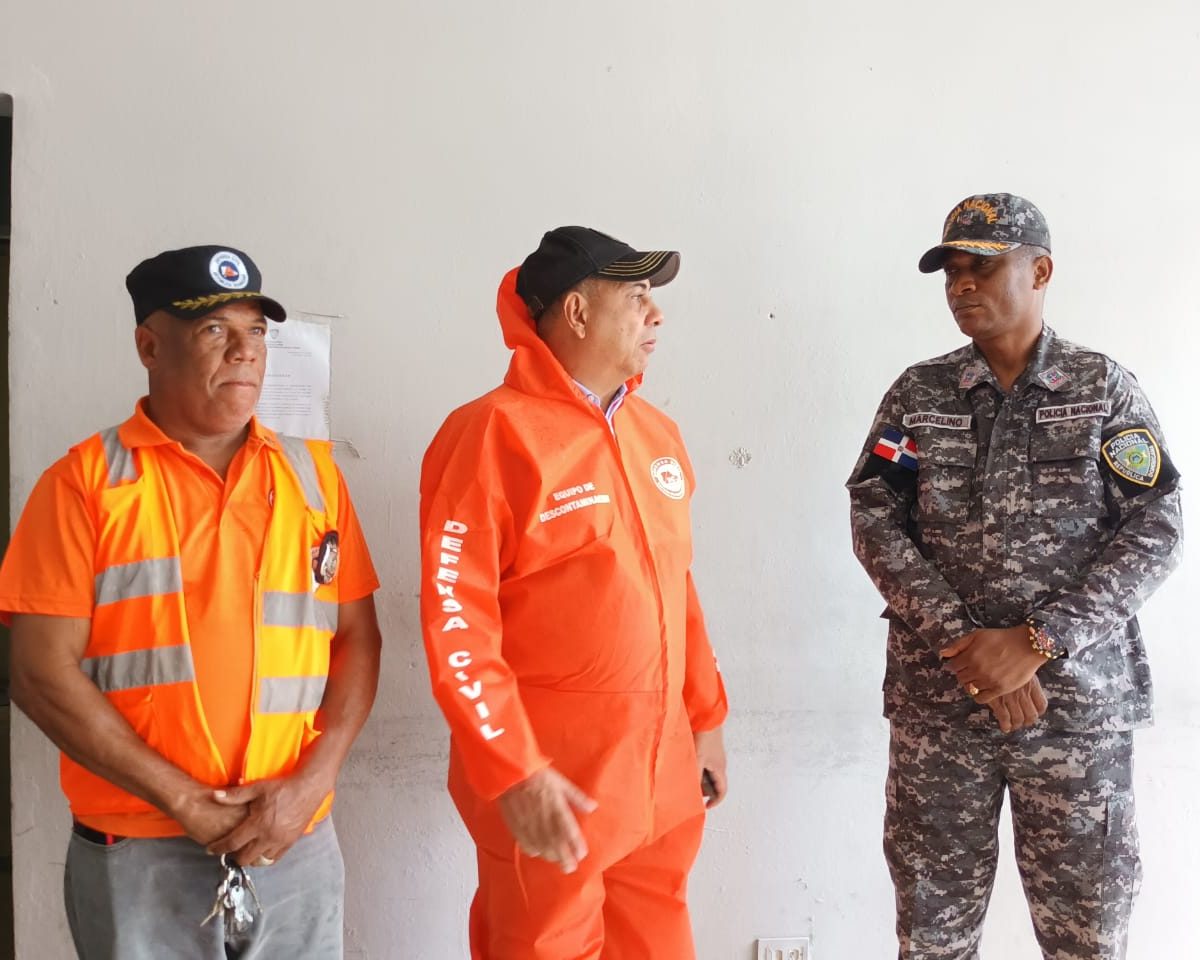 (VIDEO) PN y Defensa Civil trabajan para salvaguardar vidas en Yamasá ...