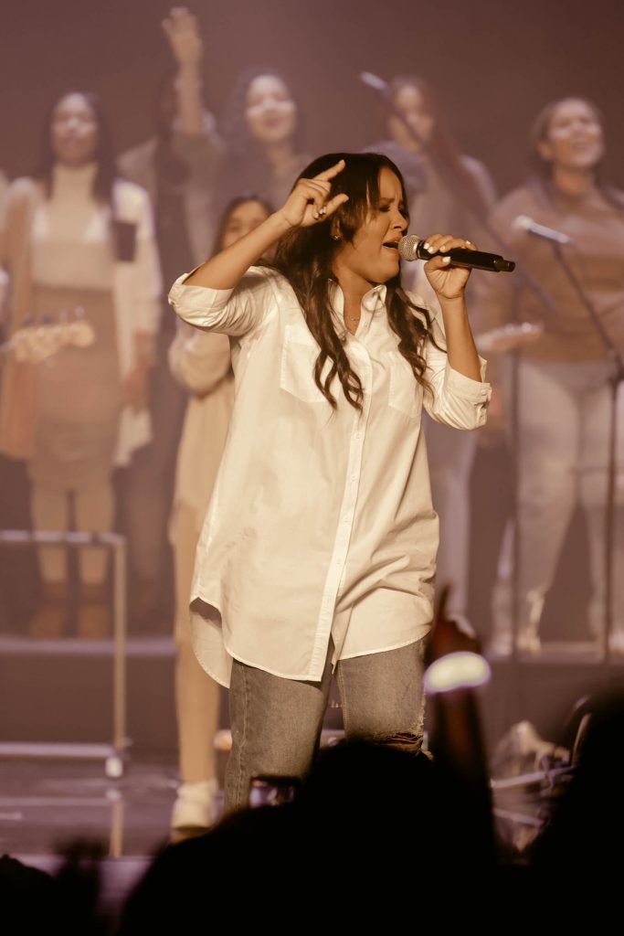 «Toma el control» de Yamilka, en todas las plataformas digitales – El ...