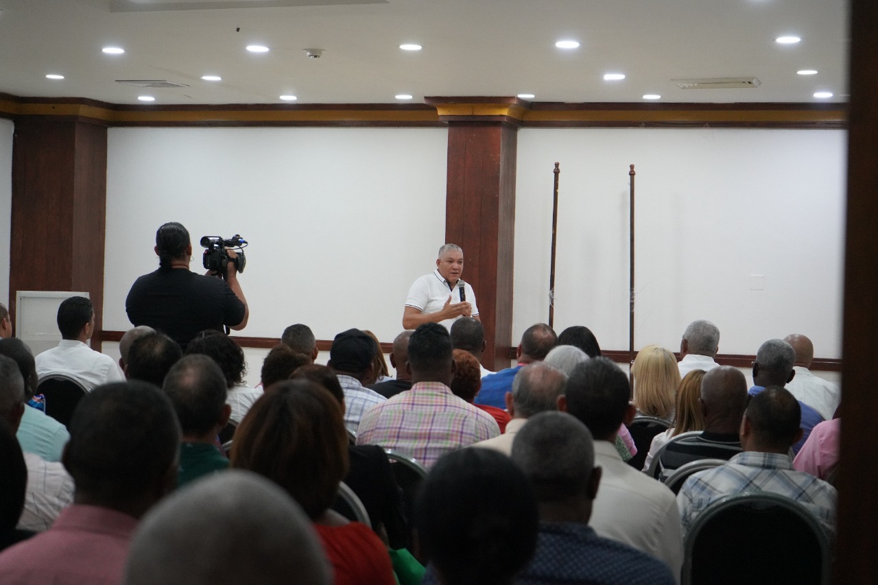 Radhamés González llama a inscribir nuevos miembros en el PRM y a ...