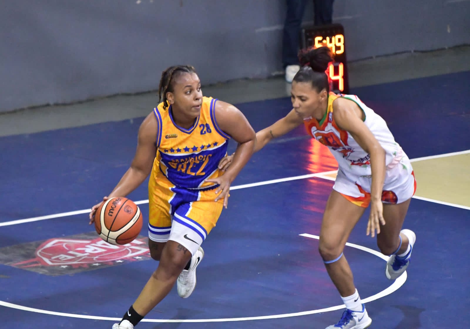 Reinas del Este y Mauricio Báez ganan en el inicio de la semifinal de ...