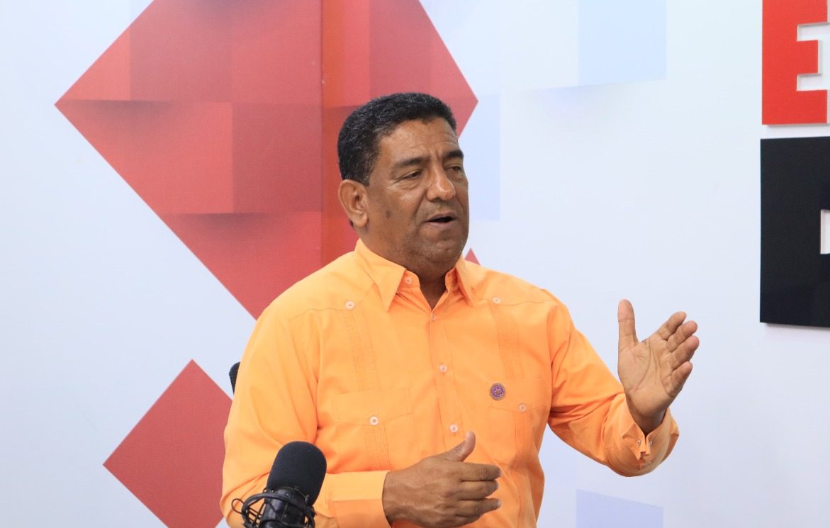 (VIDEO) Geovanny Arias advierte peligra cosecha de plátanos por ...