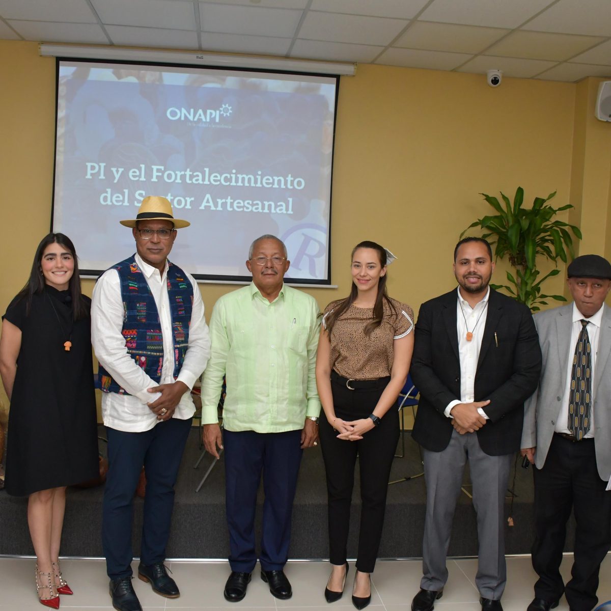 ONAPI celebra el Día del Artesano y presenta feria – El Nuevo Diario ...