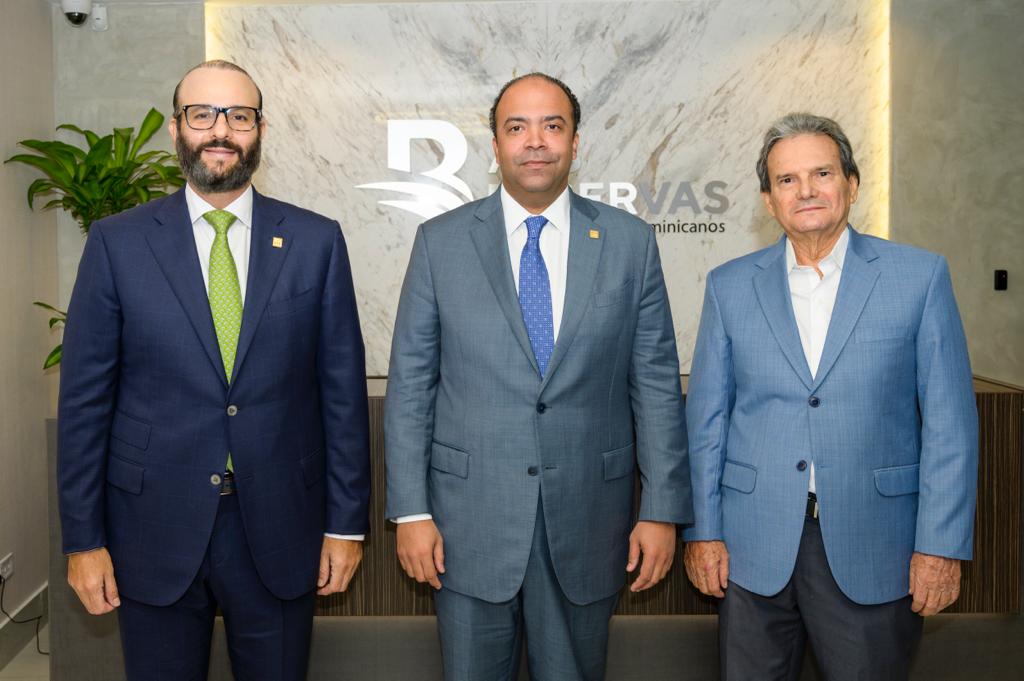 Posesionan nuevos vicepresidentes ejecutivos de AFP Reservas y ARS ...