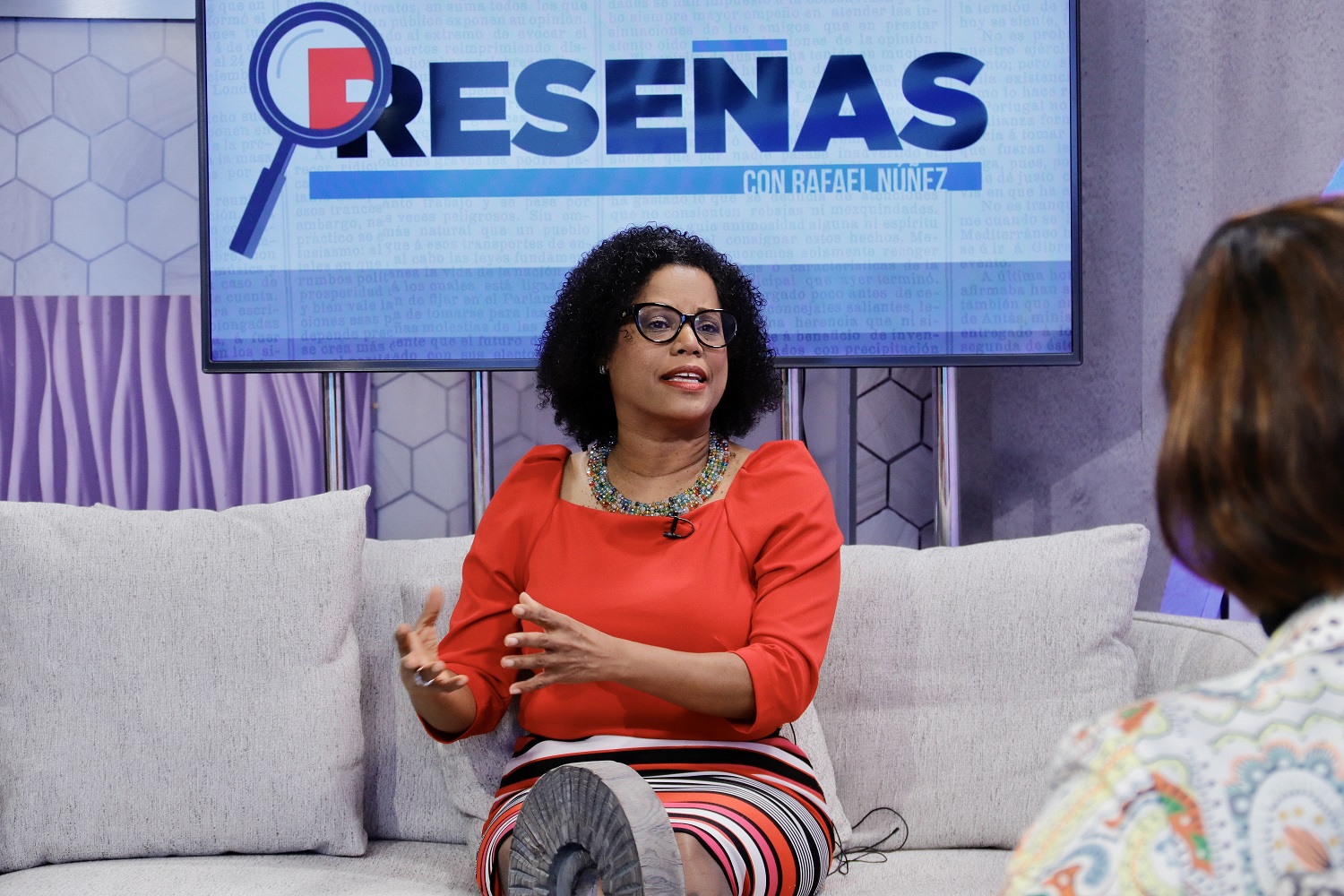 Directora de la ONE: adquisición de tabletas para el X Censo Nacional ...