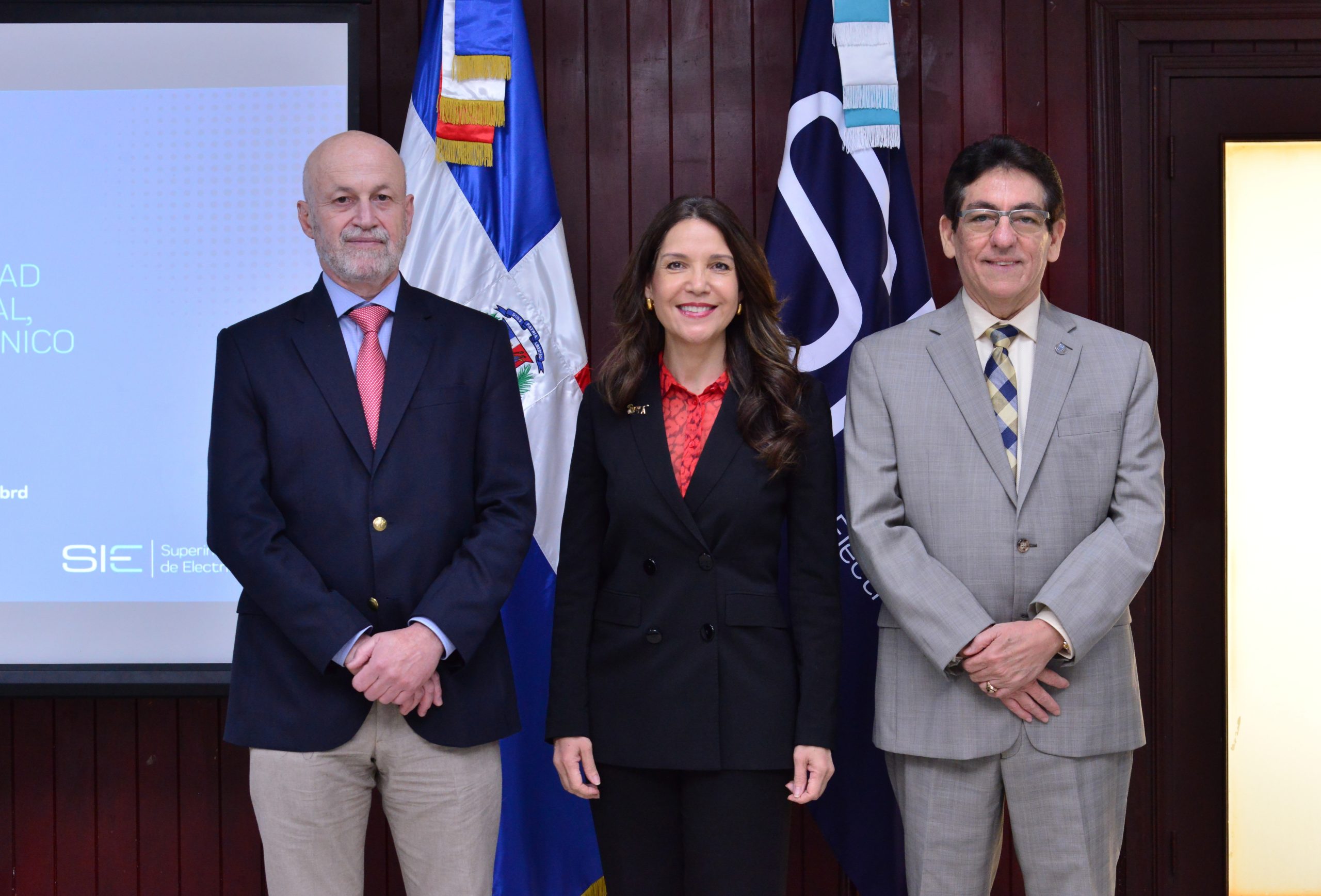 La SIE celebra audiencia para proyecto regulará calidad del servicio de ...