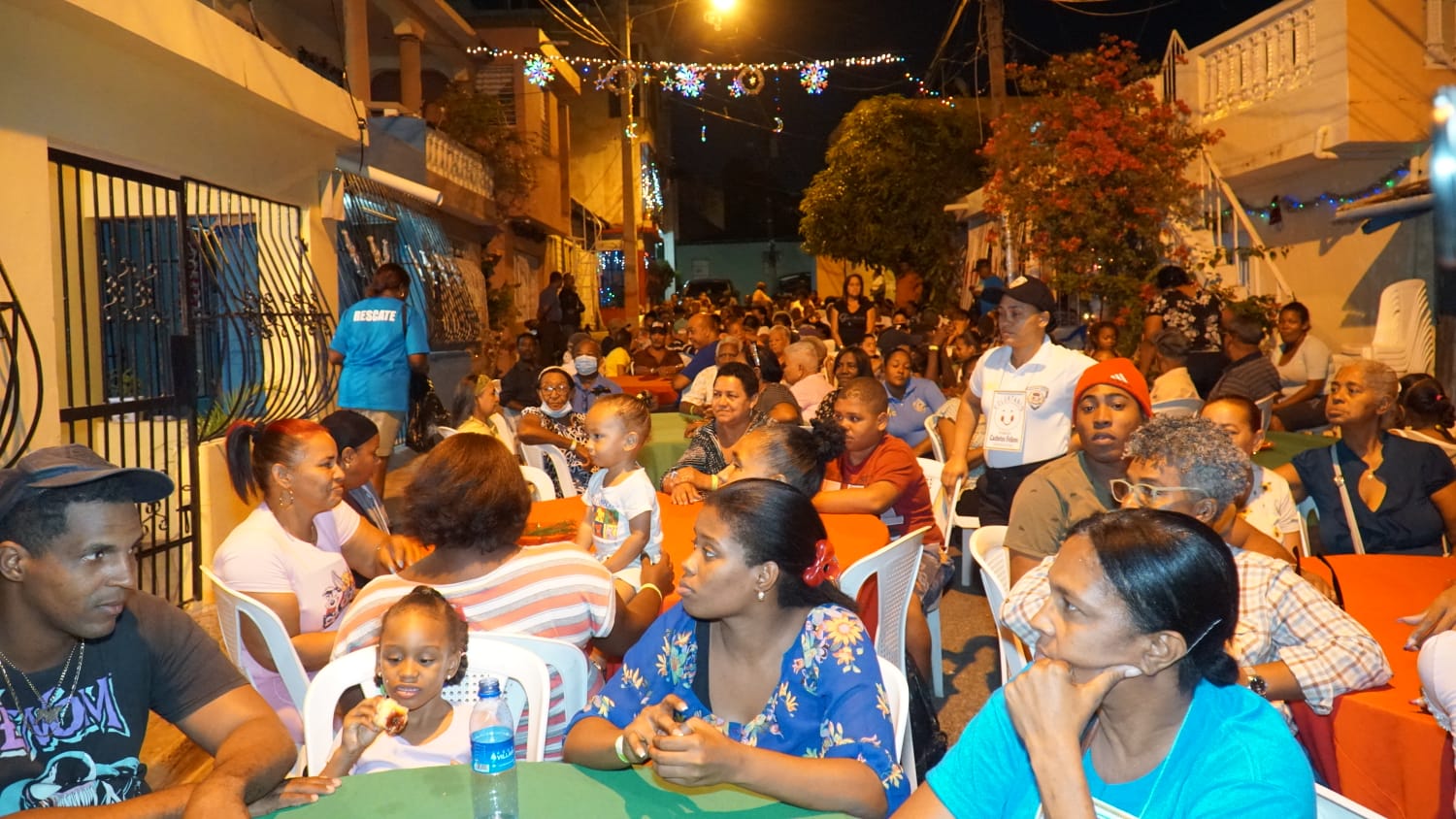 Celebran gran cena navideña para envejecientes de Villa Duarte ...