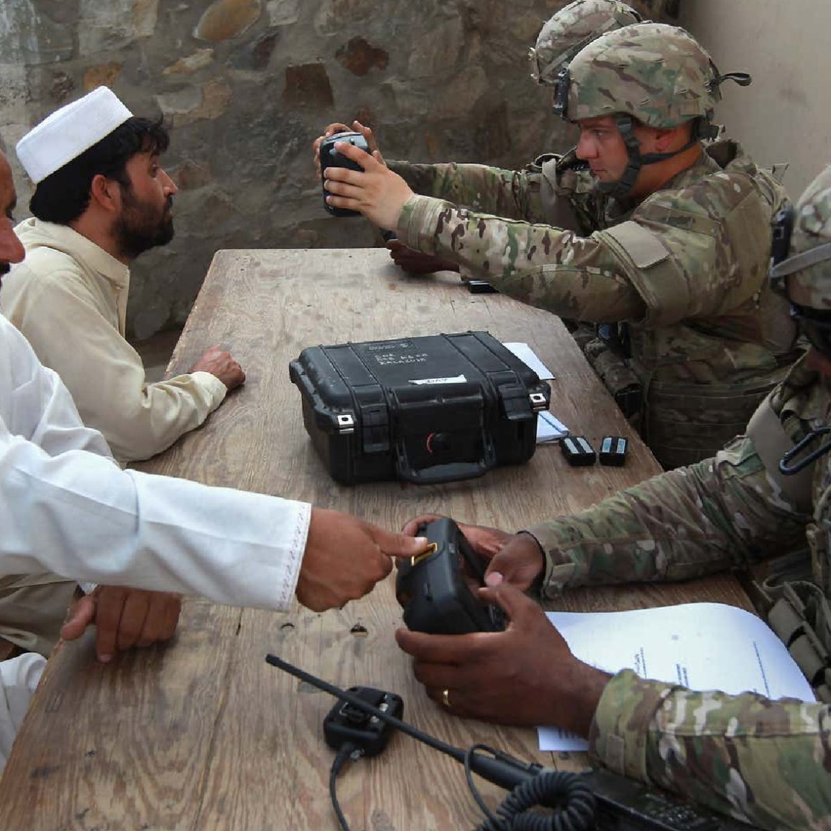 Investigadores compran dispositivo militar por eBay y descubren miles ...