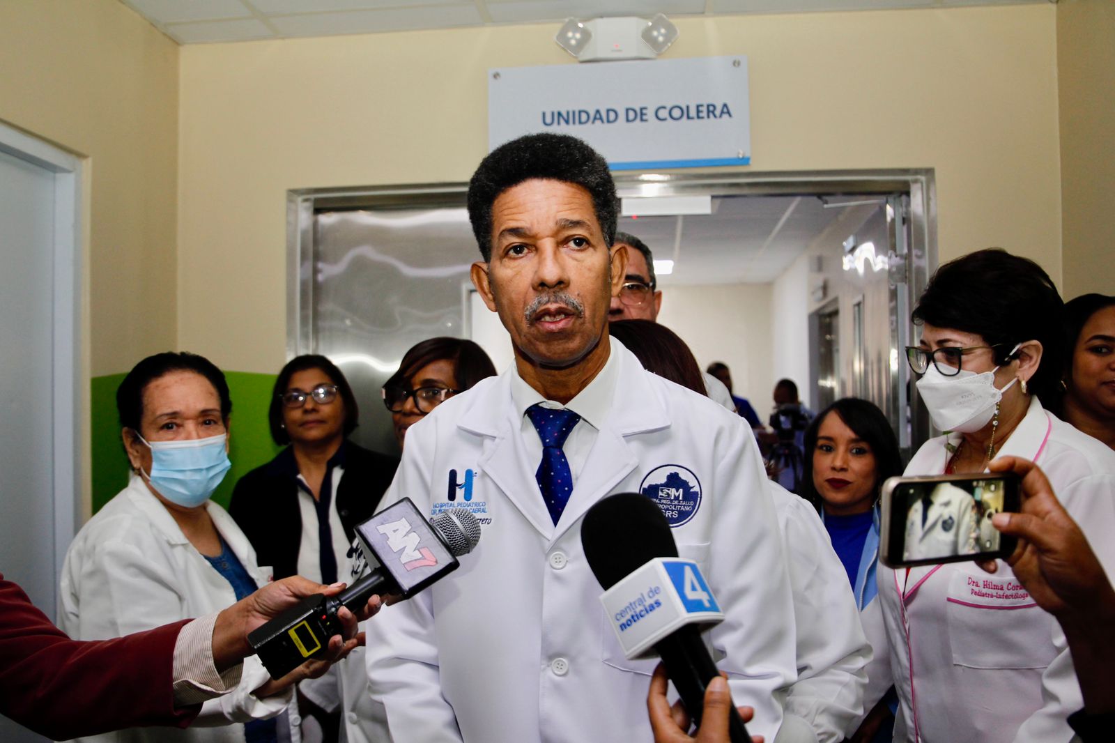 Robert Reid inaugura unidad de cólera; revelan cuatro han dado positivo ...