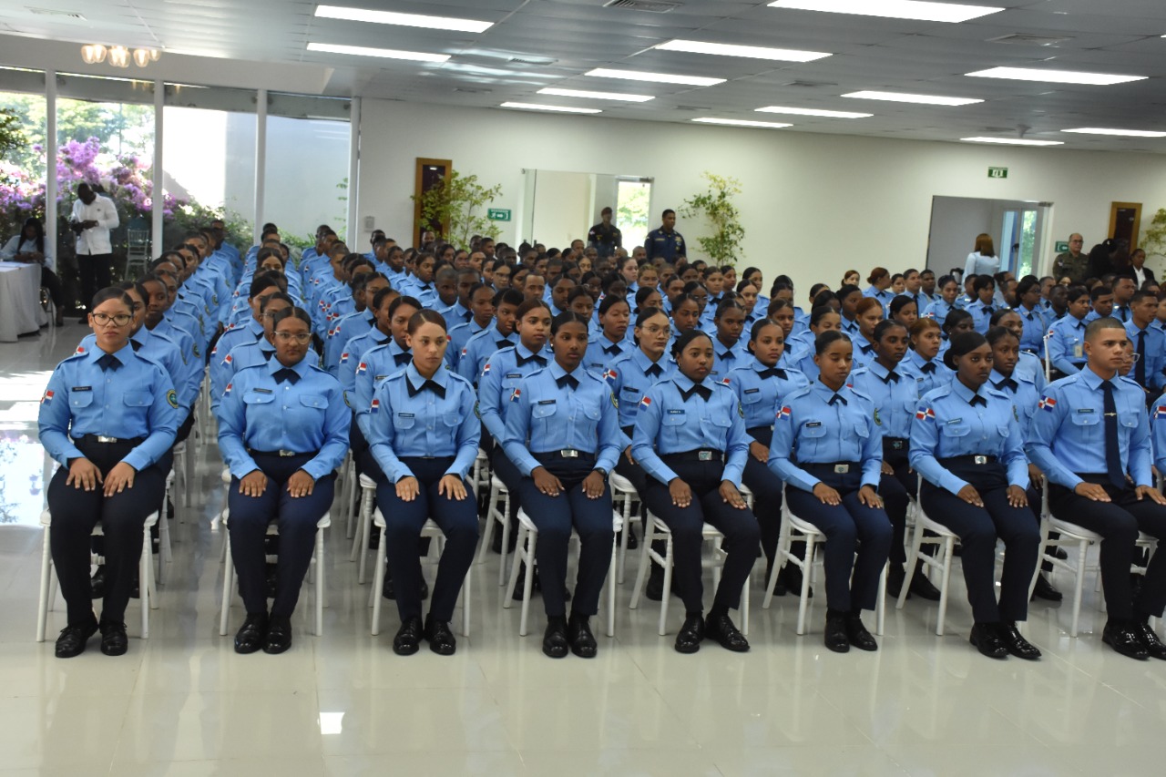 CESAC gradúa 139 nuevos agente en la XXXII promoción AVSEC – El Nuevo ...