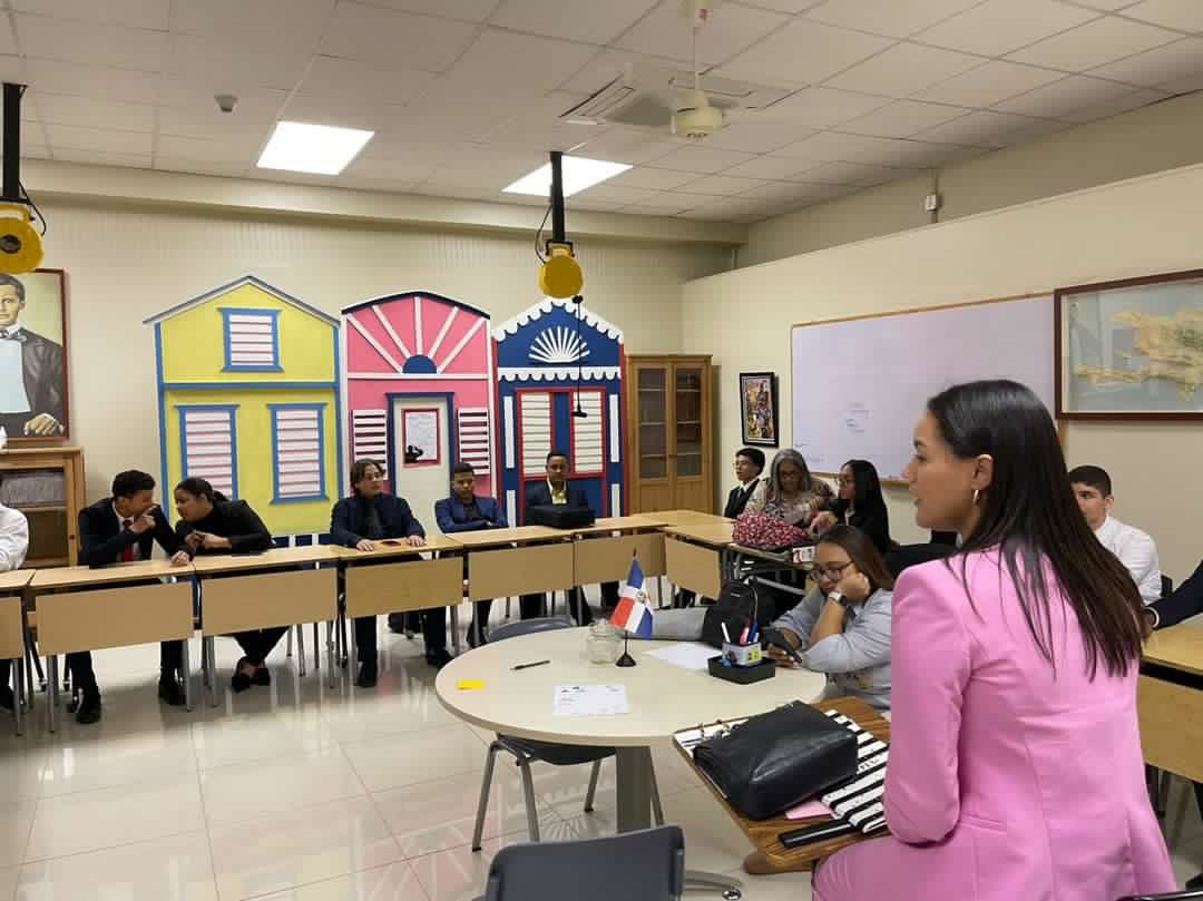 Más de 100 estudiantes participan en el II Carol Morgan School Debate ...