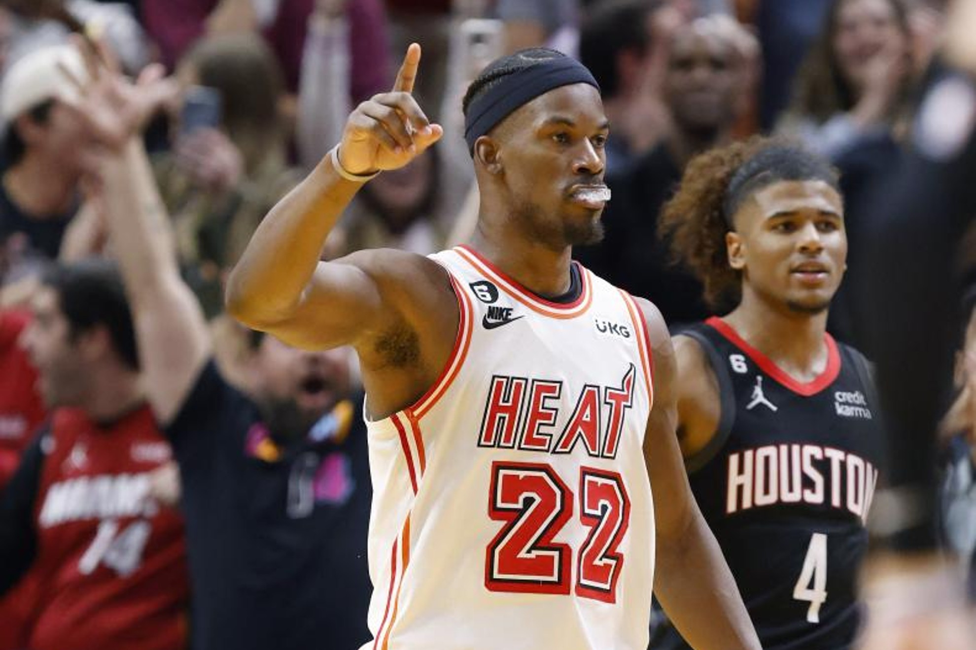 (VIDEO) Jimmy Butler salva un pobre partido ante Houston con una ...