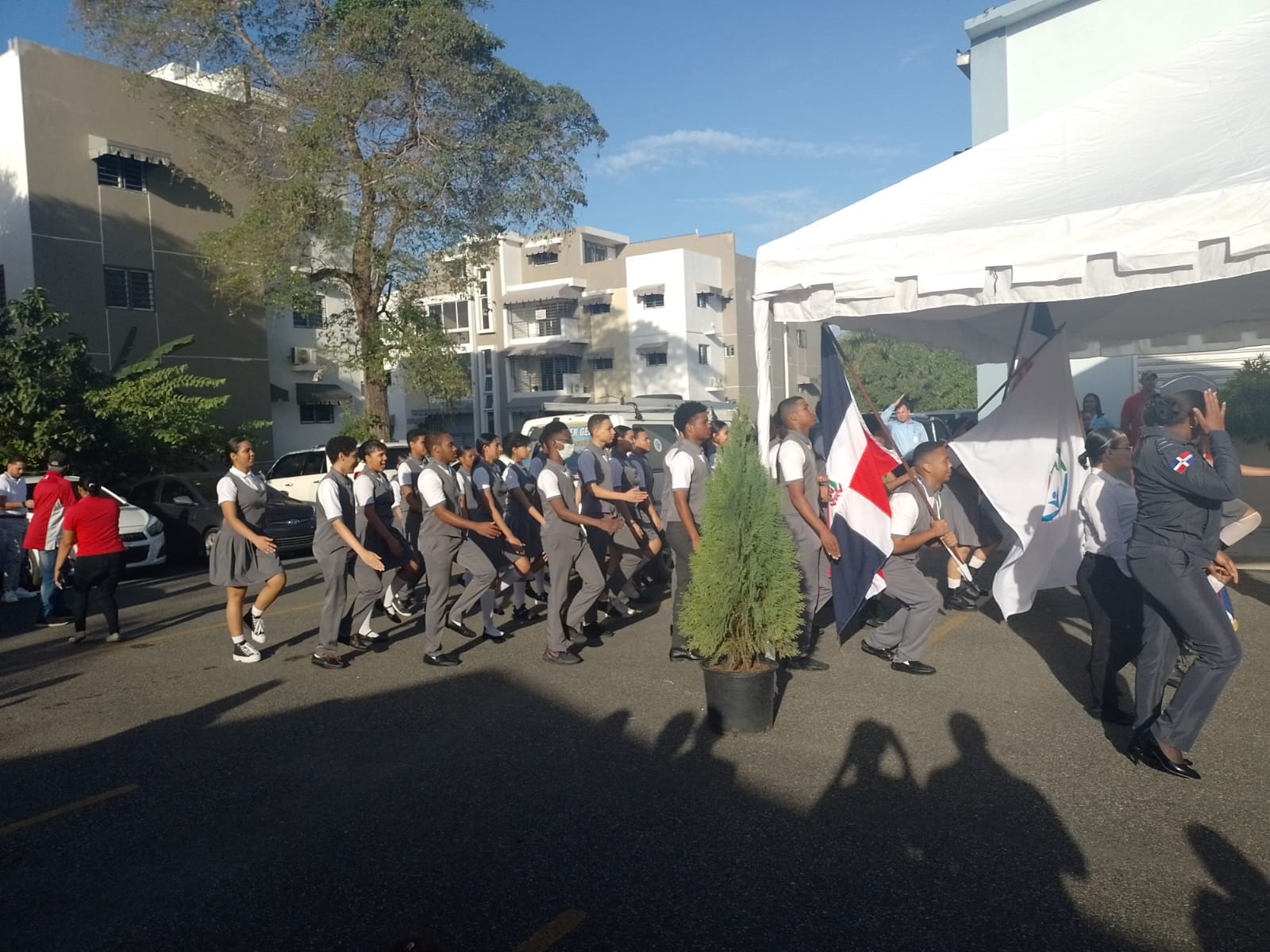 Colegio New Connections Academy honra a la patria con acto ...