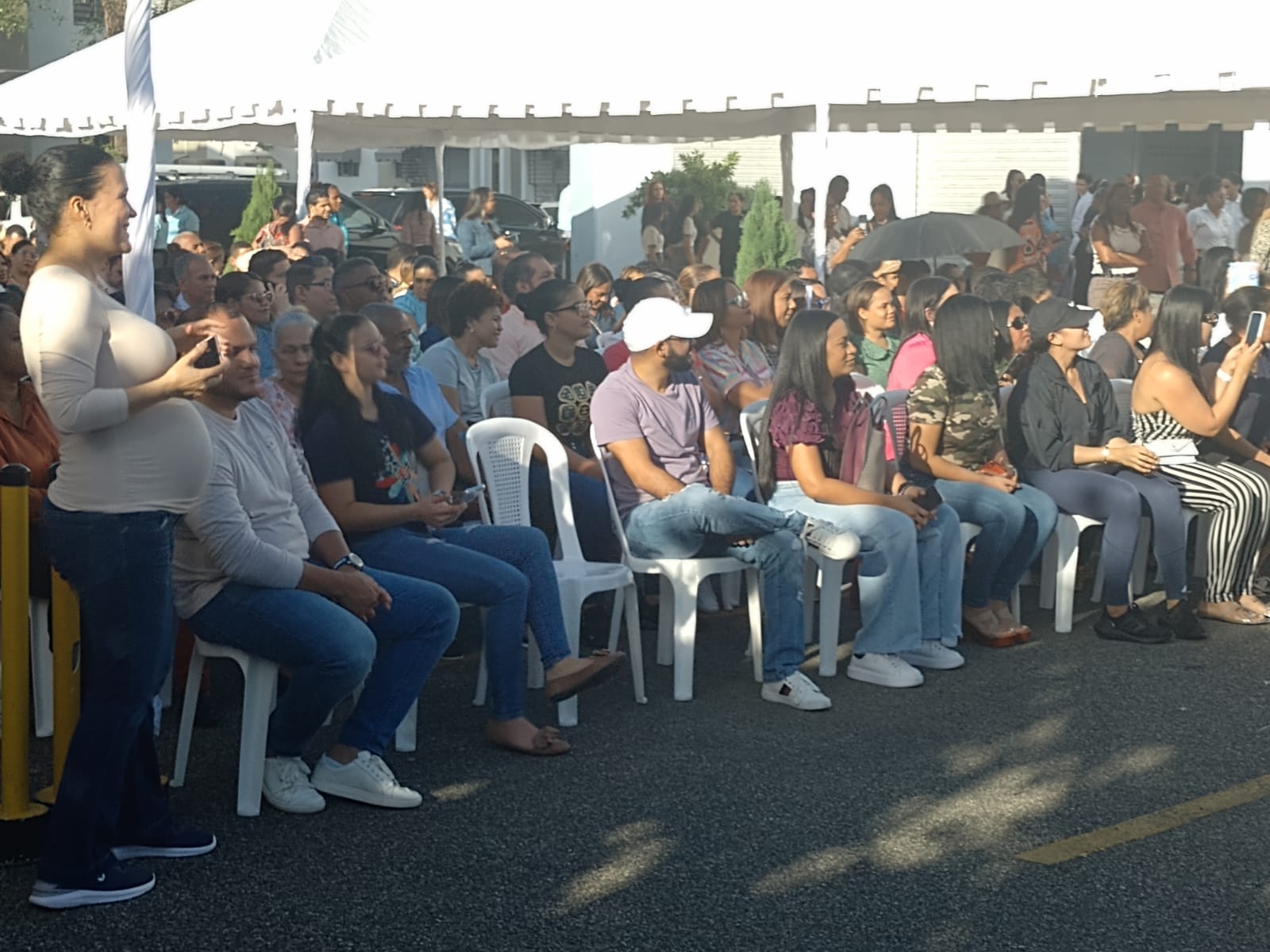 Colegio New Connections Academy honra a la patria con acto ...