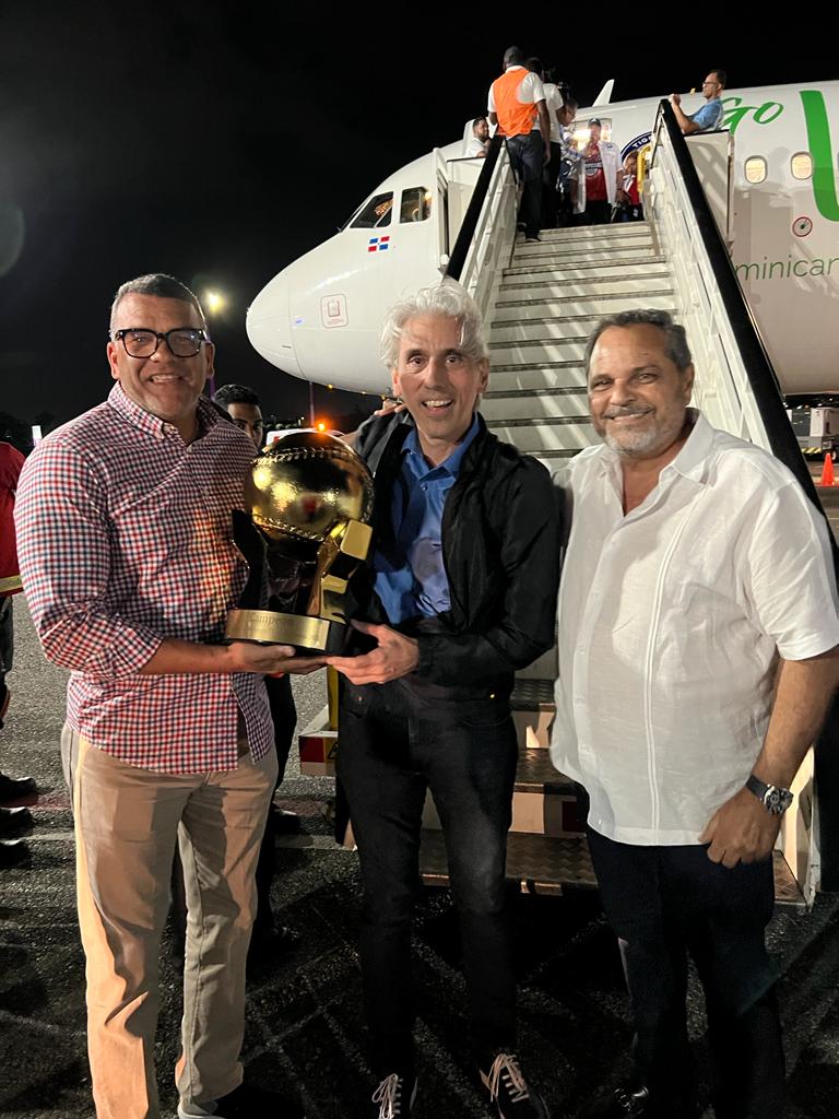 Junior Noboa, en representación del Gobierno recibe a los campeones ...