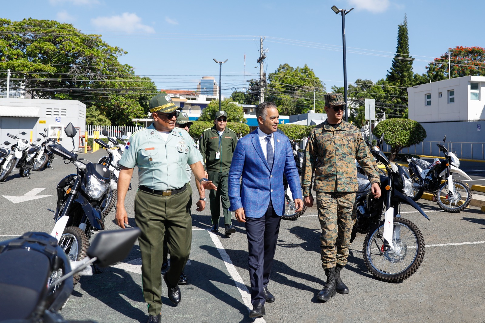 Sistema 9-1-1 hace entrega de 50 nuevas motocicletas a la Digesett – El ...