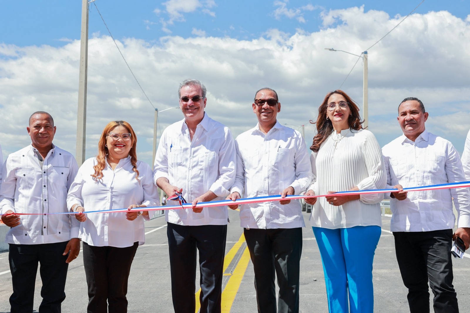 Gobierno deja inaugurada la circunvalación de Azua – El Nuevo Diario ...