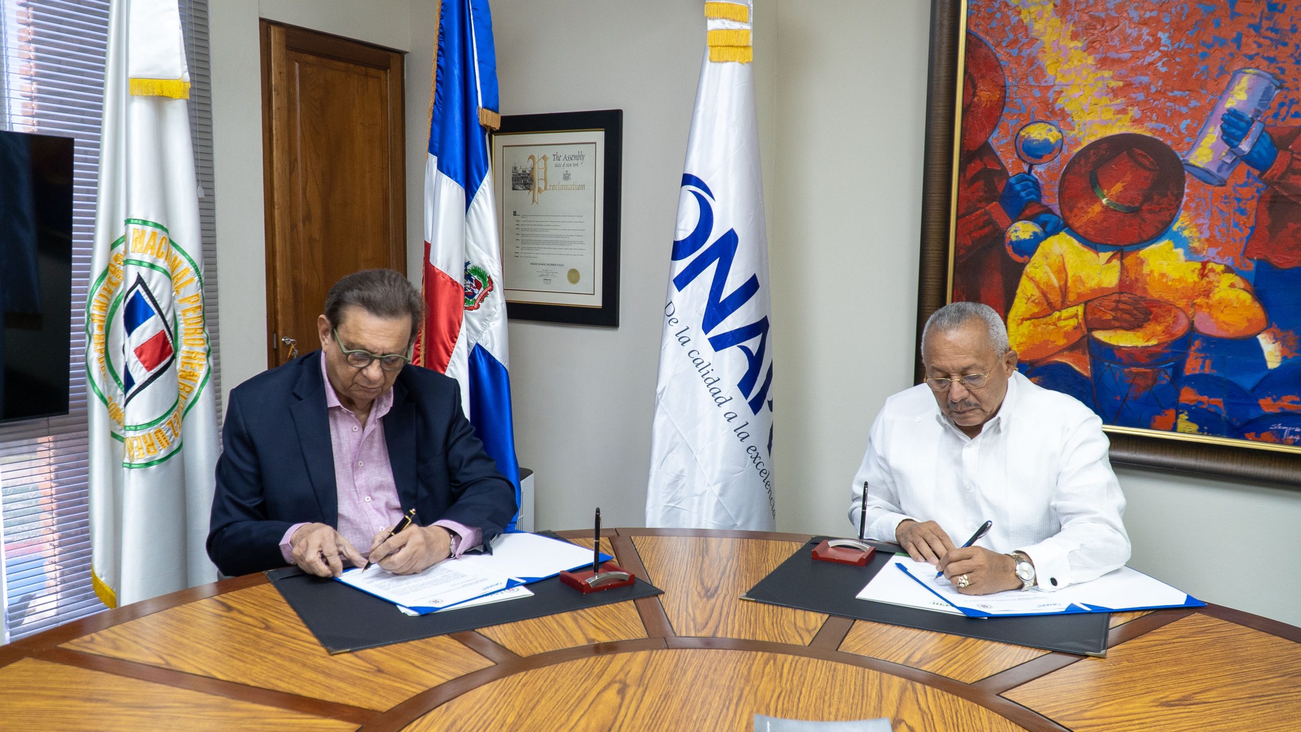 UNPHU y ONAPI acuerdan instalar «Centros de Apoyo a la Tecnología e ...