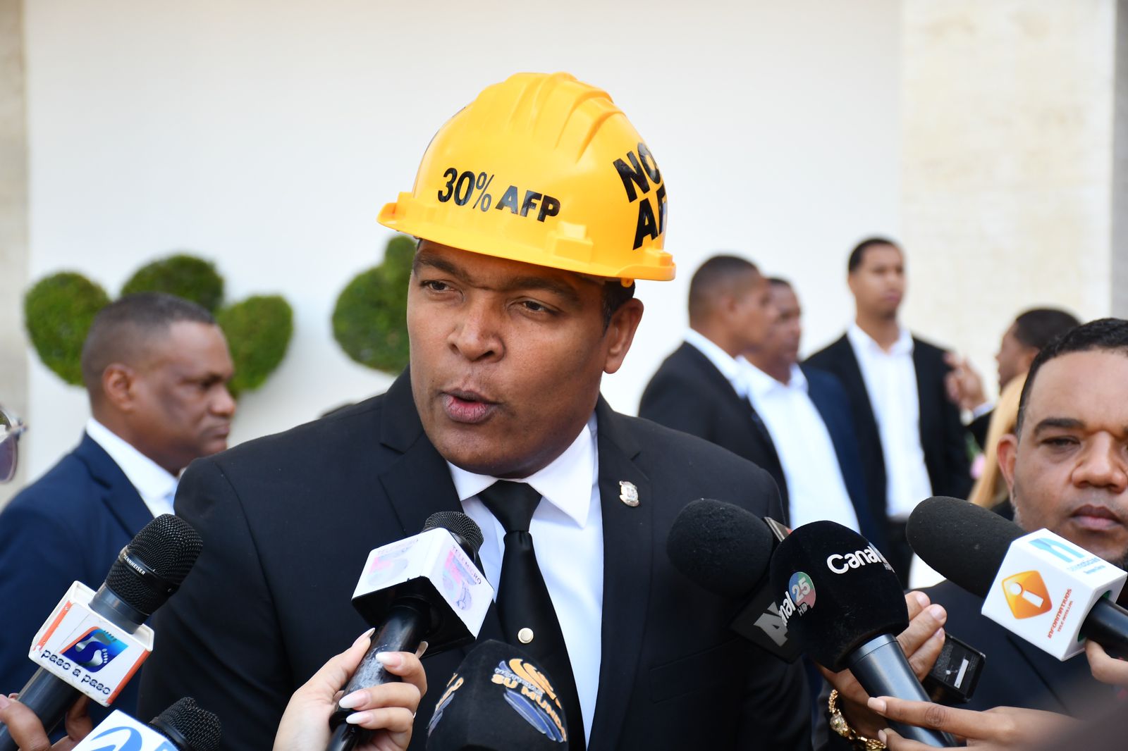 Pedro Botello queda fuera de la Cámara de Diputados tras ocupar curul ...