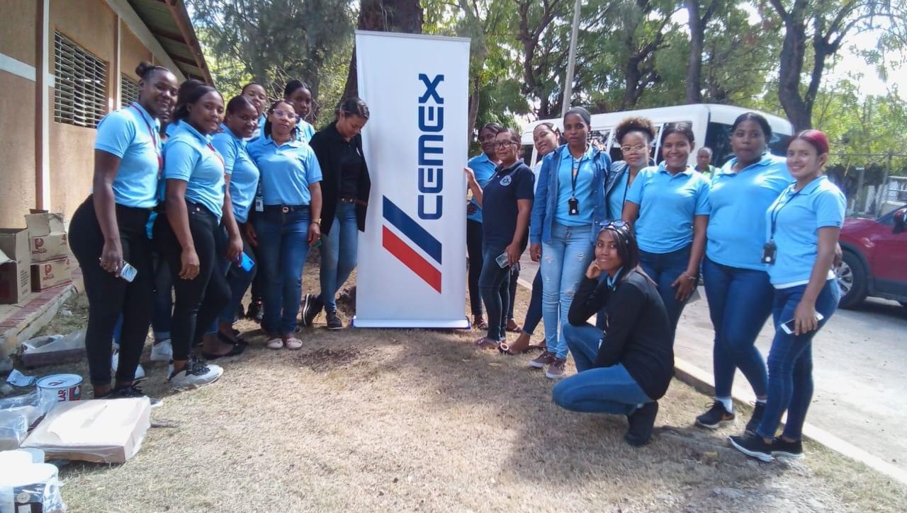 Empresa CEMEX Dominicana realiza operativos de remozamiento en la ...