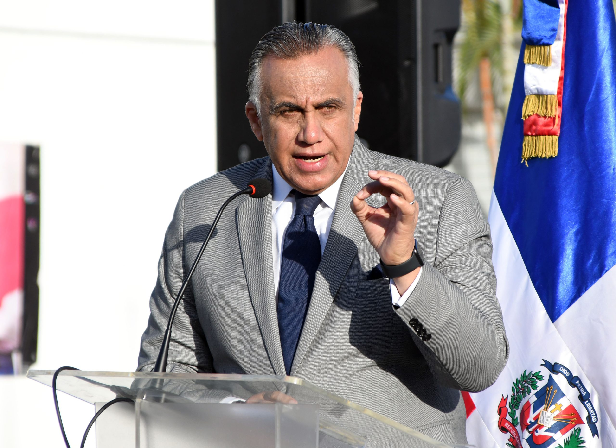 Luis Mejía y el argentino Werthein se benefician de excepción, seguirán ...