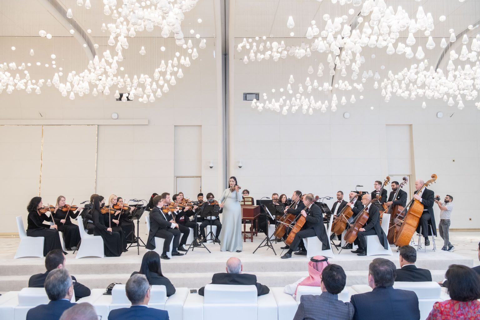 Violinista Aisha Syed inaugura «Semana Dominicana en Qatar» – El Nuevo ...