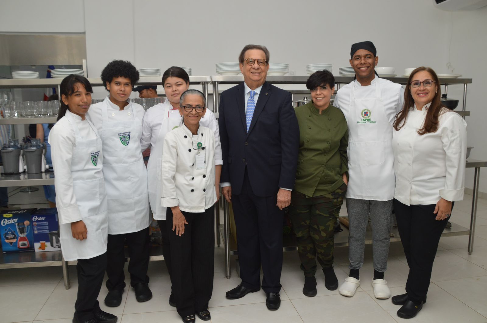 La UNPHU inaugura laboratorio gastronómico en honor al chef Mike ...