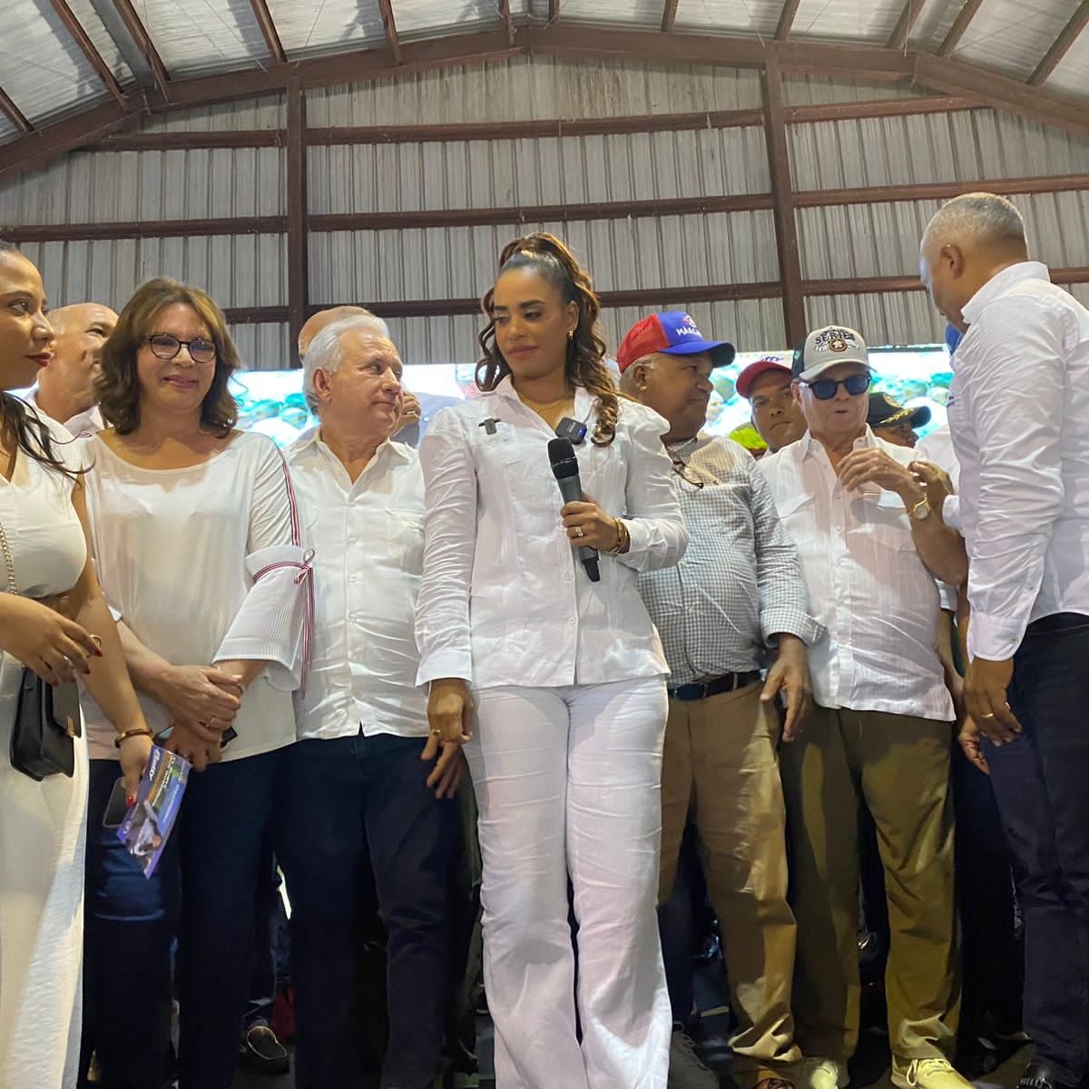 Betty Gerónimo presenta de manera formal su precandidatura a la ...