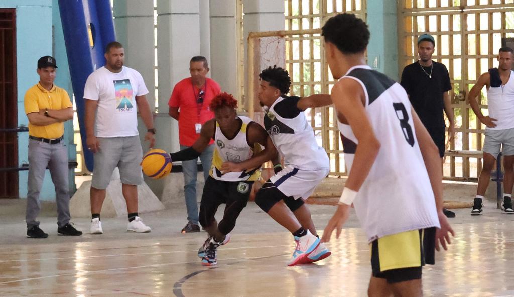 La UTECO y el ITLA conquistan el torneo de baloncesto universitario 3×3 ...