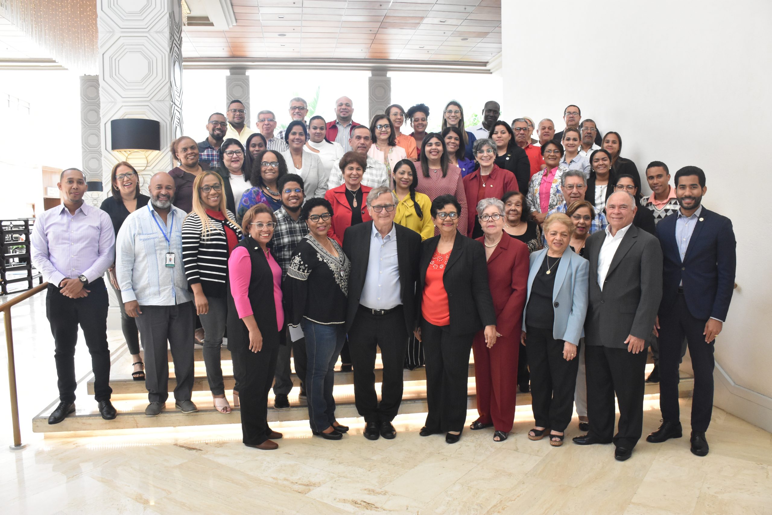 Mescyt concluye capacitación para proceso de diseño y rediseño de ...