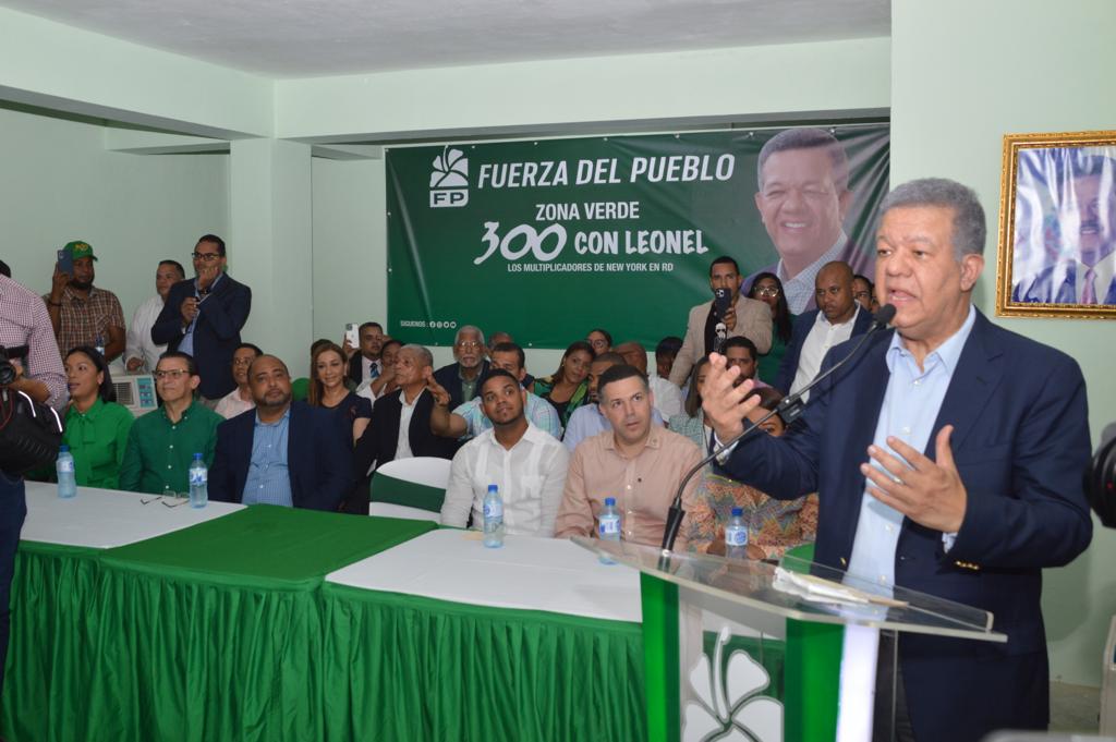 (VIDEO) Leonel inaugura nuevo local en Villa María; informa casas del ...