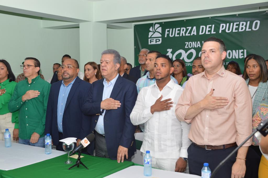 (VIDEO) Leonel inaugura nuevo local en Villa María; informa casas del ...