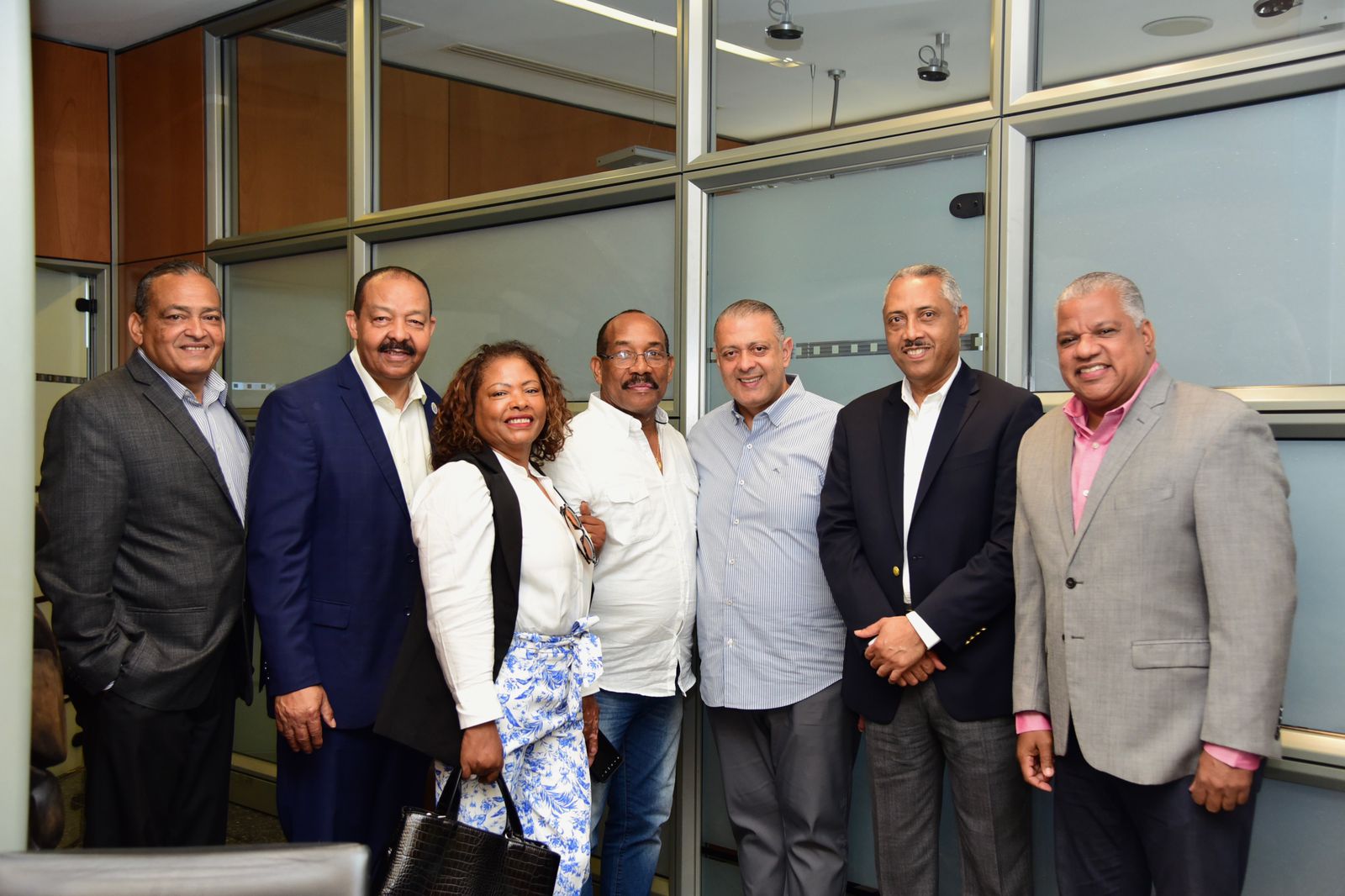 Miguel Vargas se reúne con presidentes de las secciones del PRD en el ...