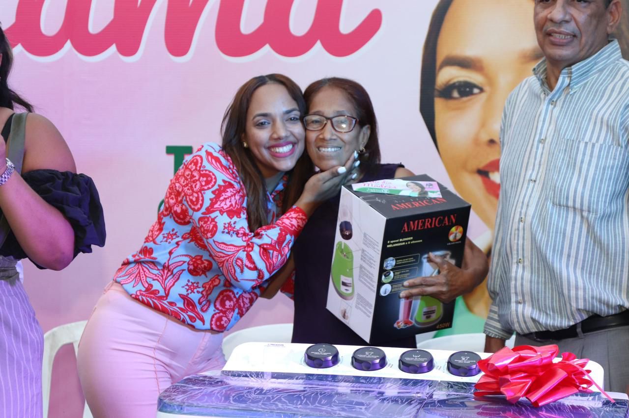 Regidora Tayluma Calderón y Leandra Acosta agasajan a mujeres SDE en el ...