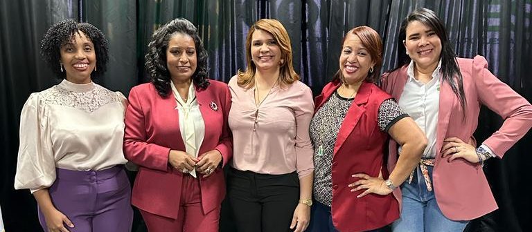 Coopcues obsequia a socias seminario de imagen personal impartido por ...