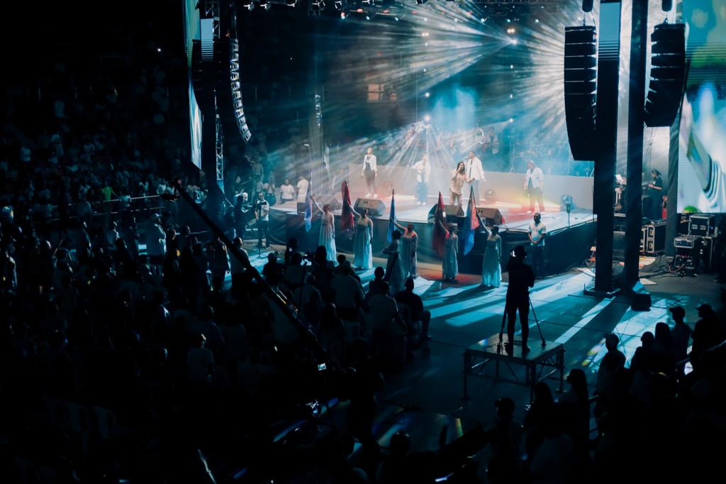 Pastora Yesenia Then abarrota la Gran Arena del Cibao con Soplo de Vida ...