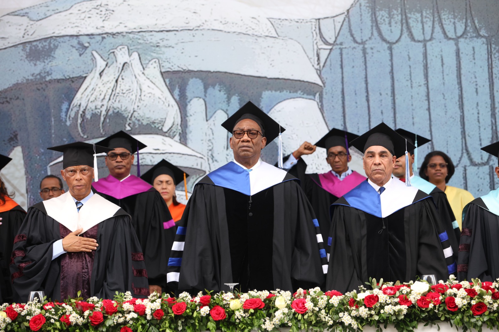 UASD entrega al país 2, 234 nuevos profesionales en graduación de ...