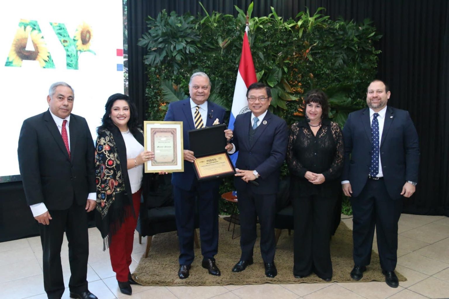 Reconocen al embajador de RD en Paraguay, Manuel Polanco – El Nuevo ...