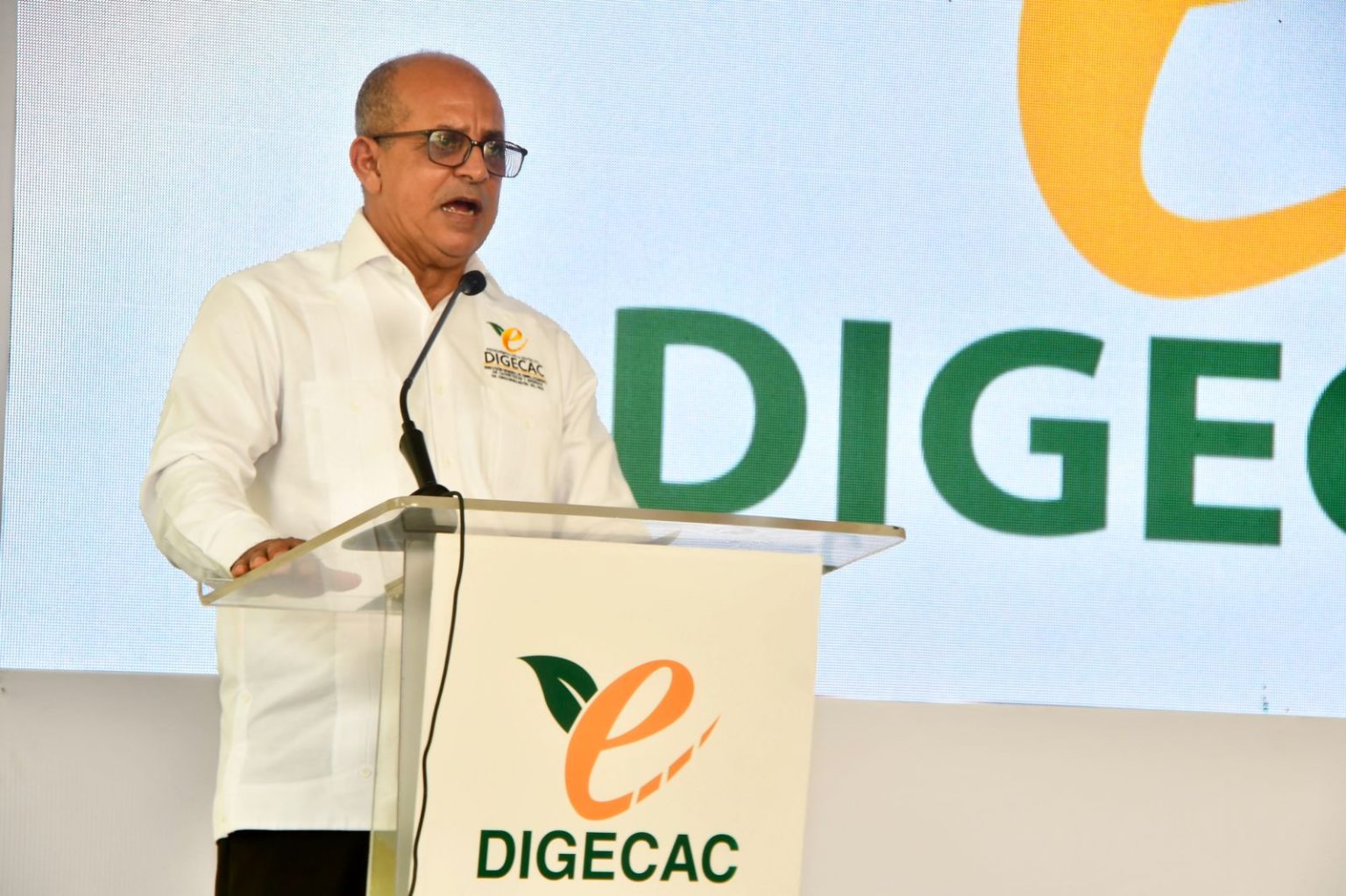 DIGECAC celebra 55 años embelleciendo las vías de la República ...