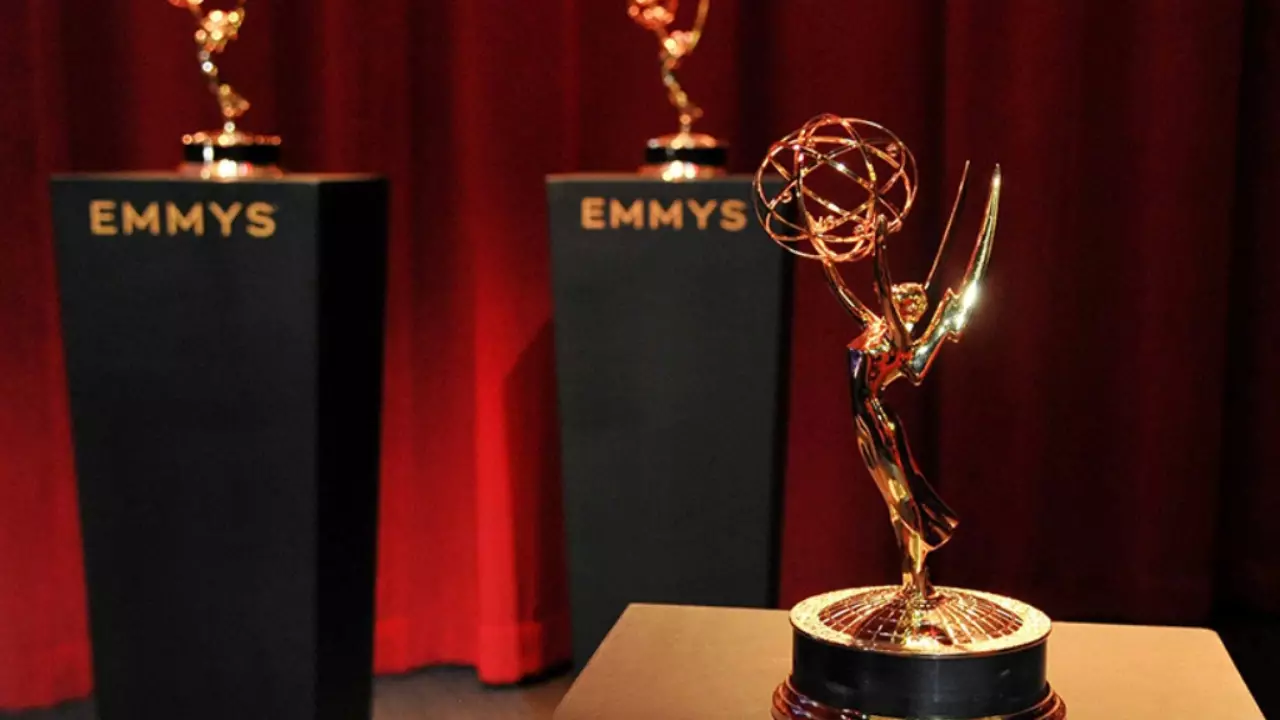 Los Premios Emmy se celebrarán el 15 de enero tras ser pospuestos por la huelga – El Nuevo ...