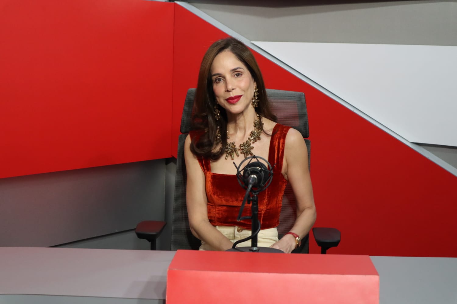 Eligen a Letty Rivera como reina del carnaval vegano – El Nuevo Diario ...