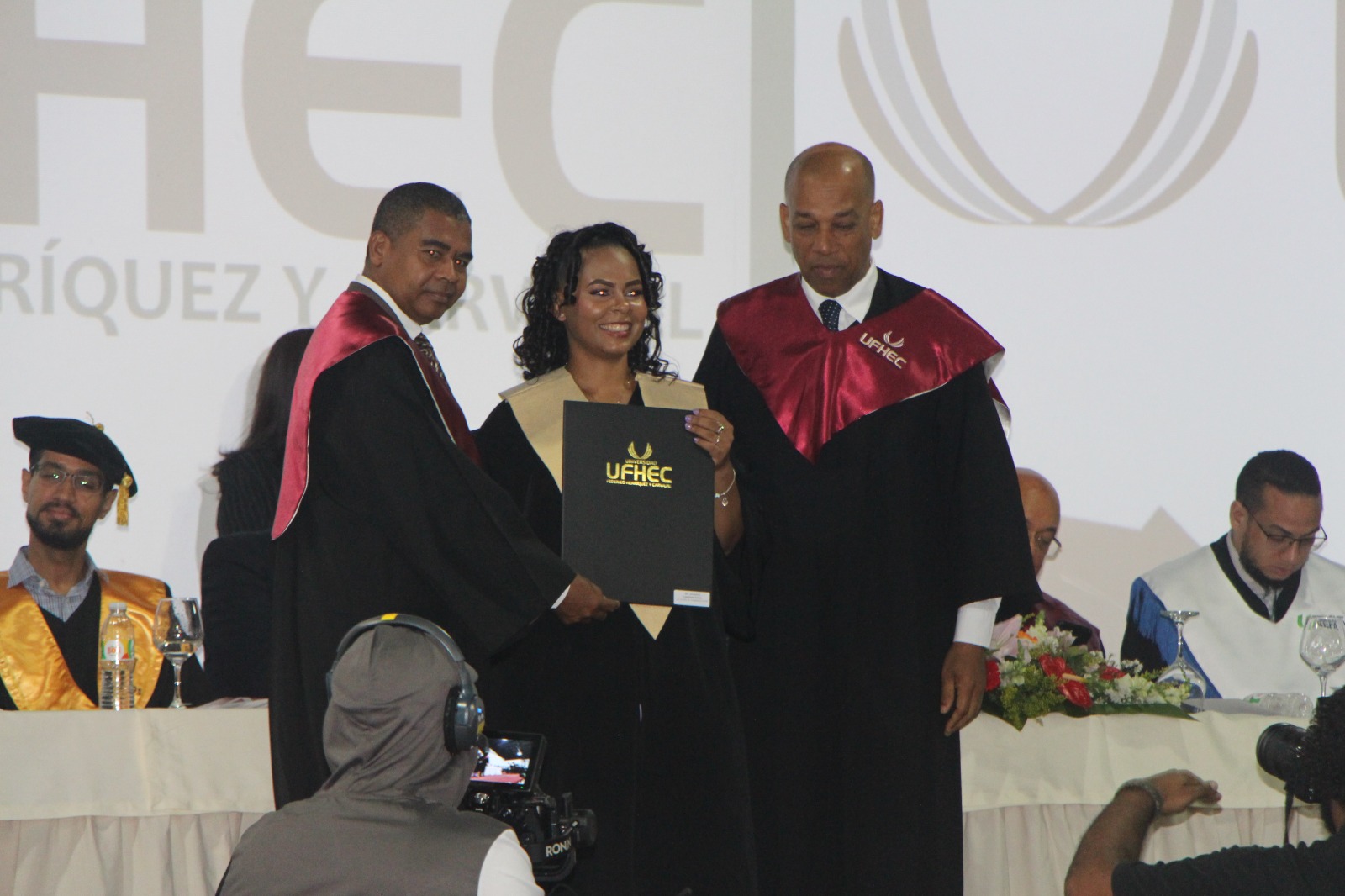 UFHEC gradúa en La Romana a 588 nuevos profesionales en diversas ...