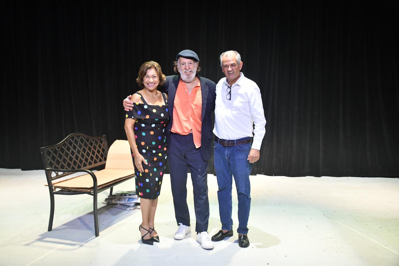 (VIDEO) El actor Rómulo Rivas vuelve a interpretar «El Hombre de la ...