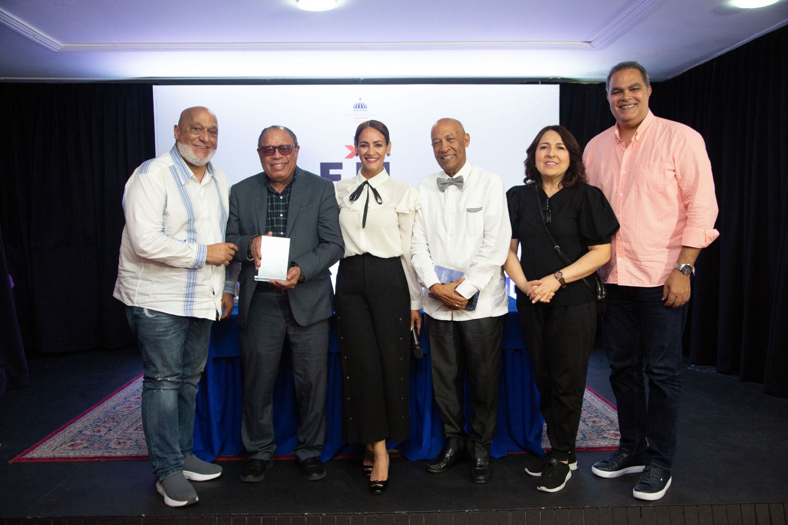 Acroarte analiza obra de Joseph Cáceres en la Feria del Libro 2023 – El ...