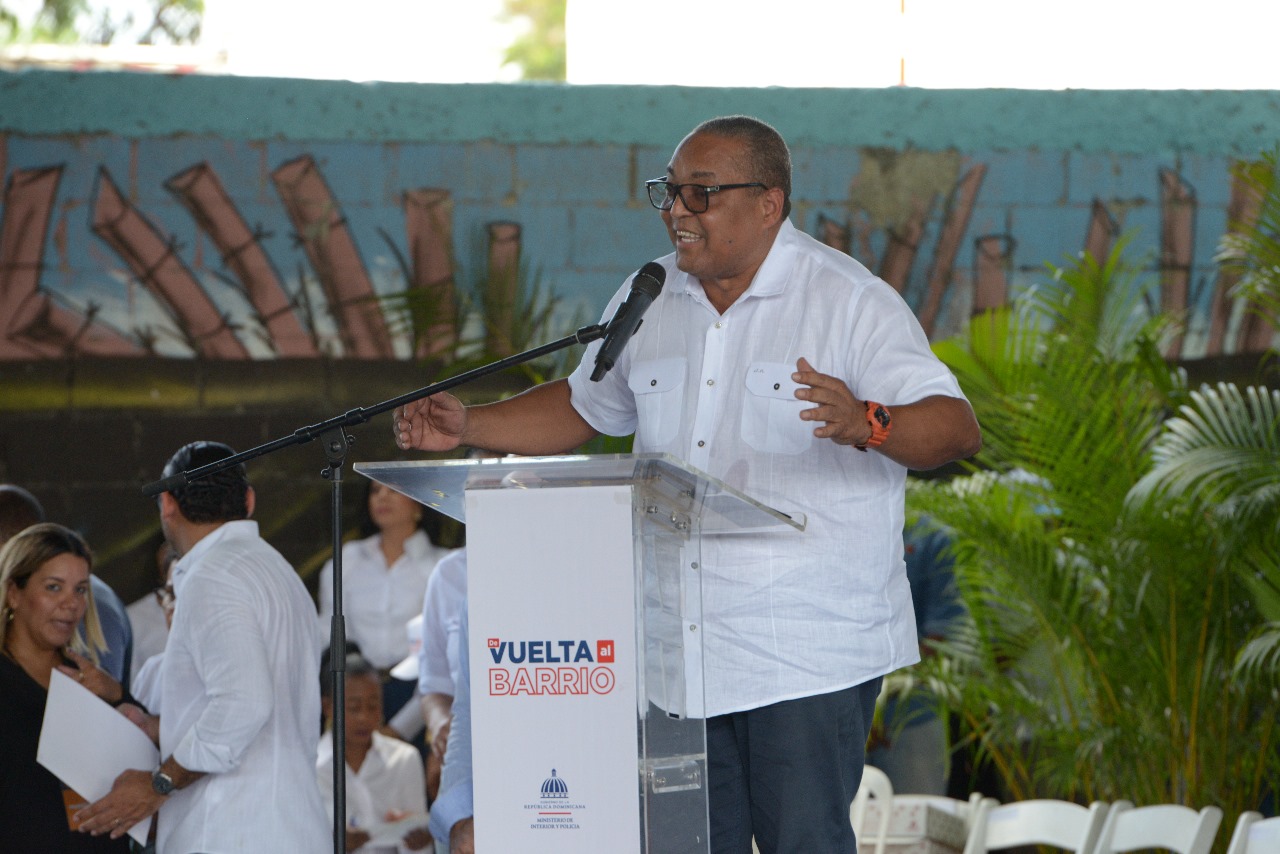 Alcaldía de SDO entrega aporte por más RD$2 MM para construcción de ...